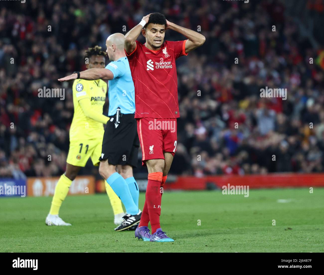 Diaz liverpool reacts hi-res stock photography and images - Alamy