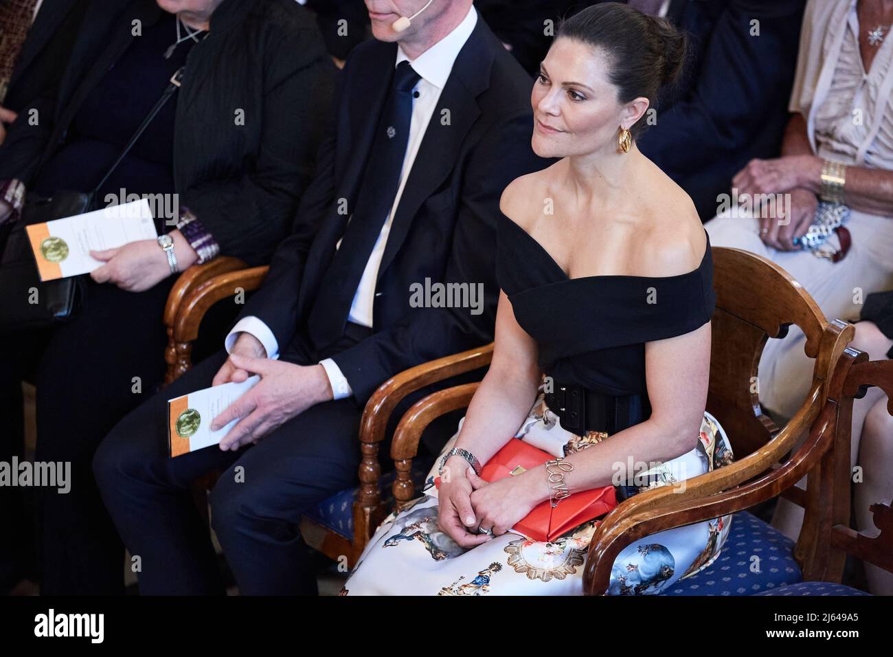 20220427crown hi-res stock photography and images - Alamy