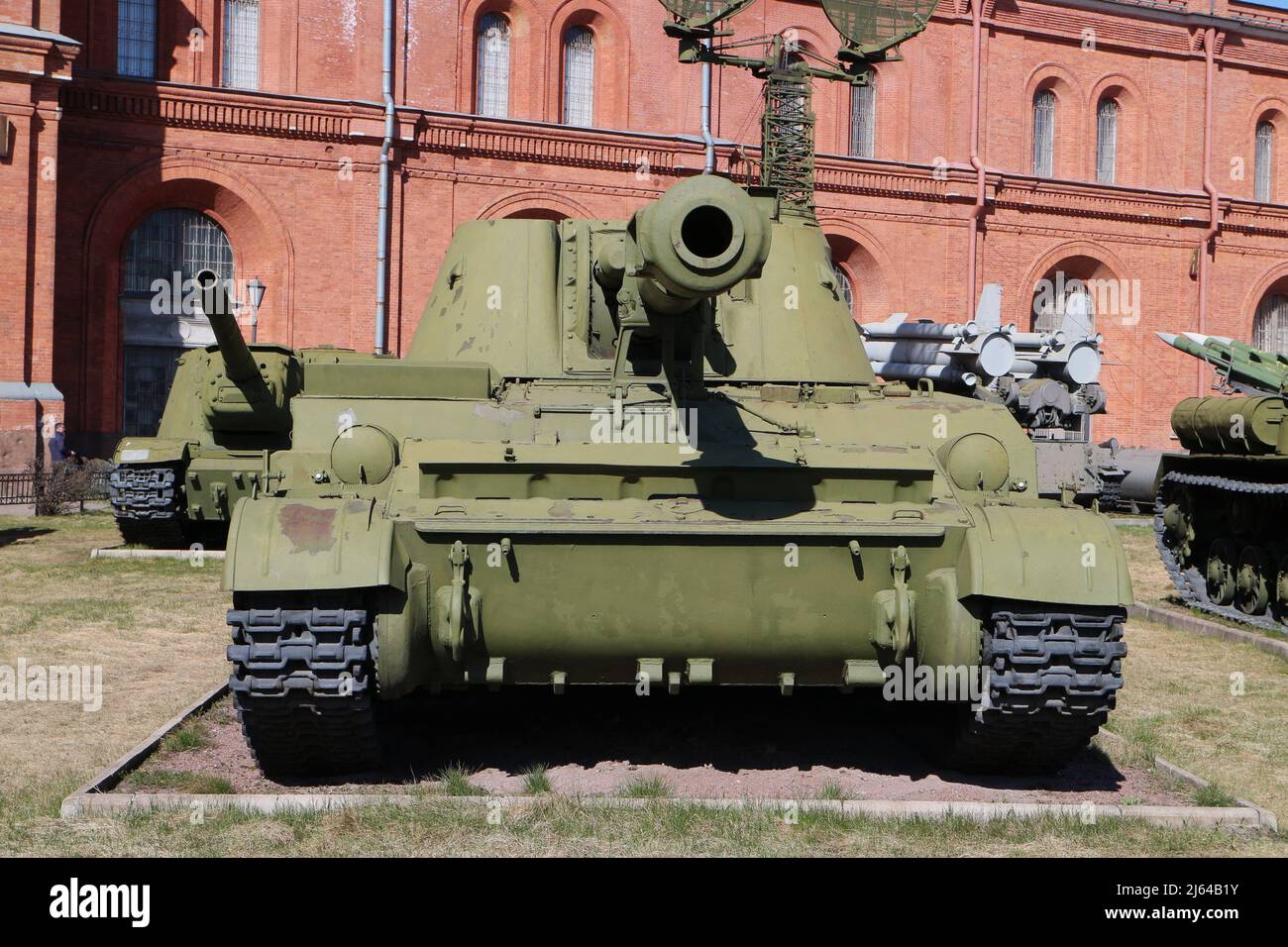 huge cannon on the tank front view Stock Photo - Alamy