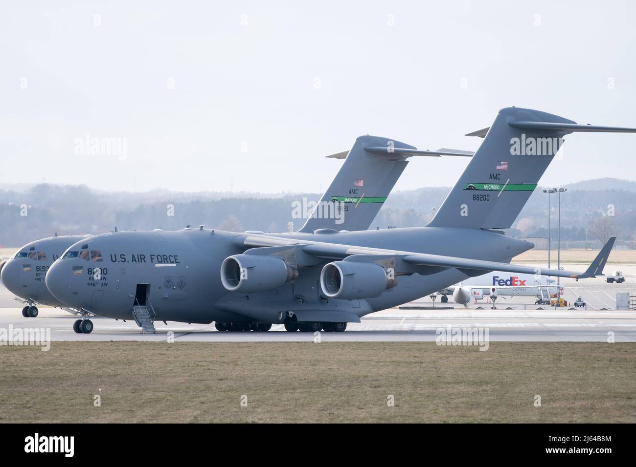 Military transport aircraft boeing c 17 globemaster iii hi-res stock ...