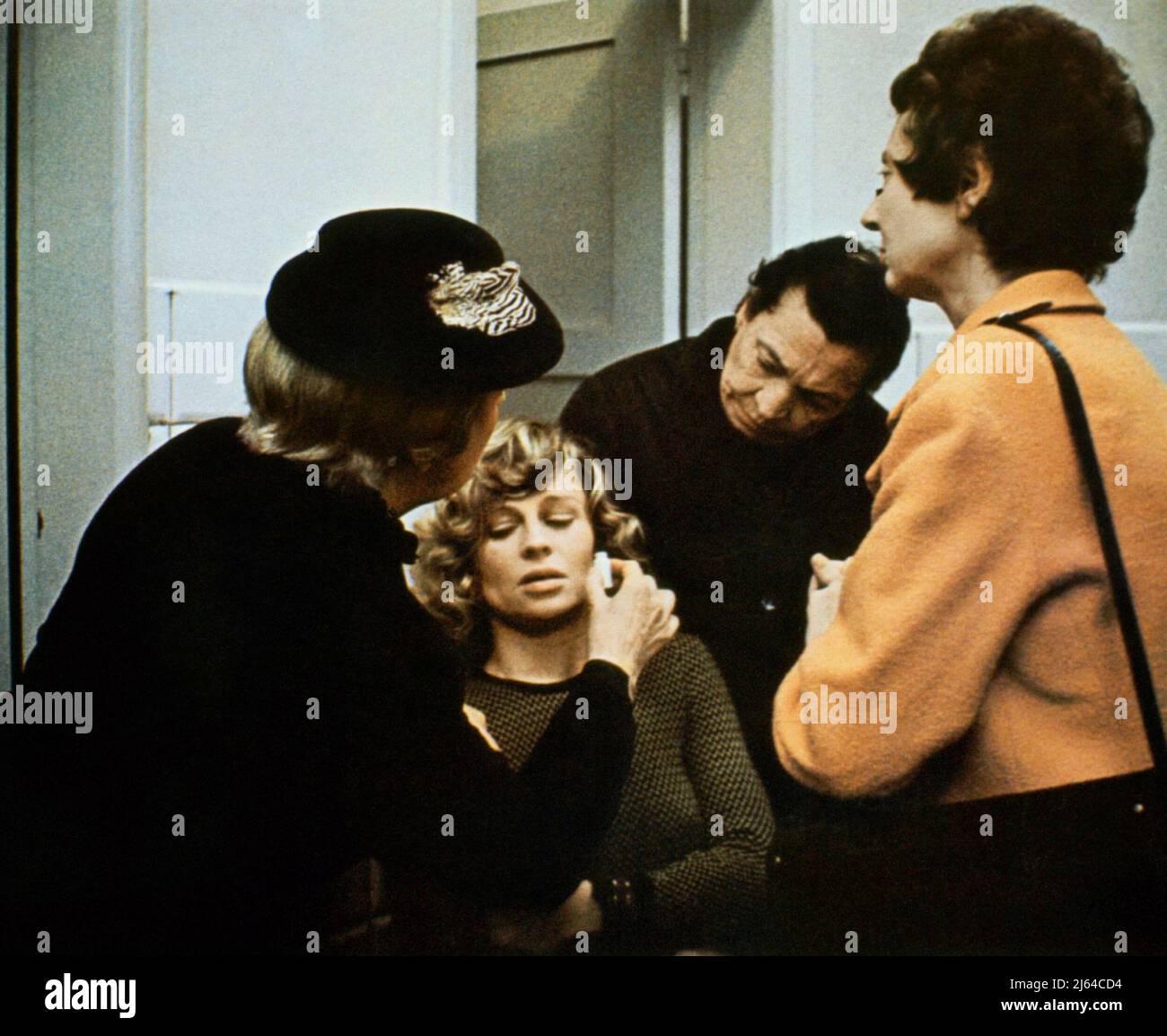 Dont look now 1973 clelia matania hi-res stock photography and images ...