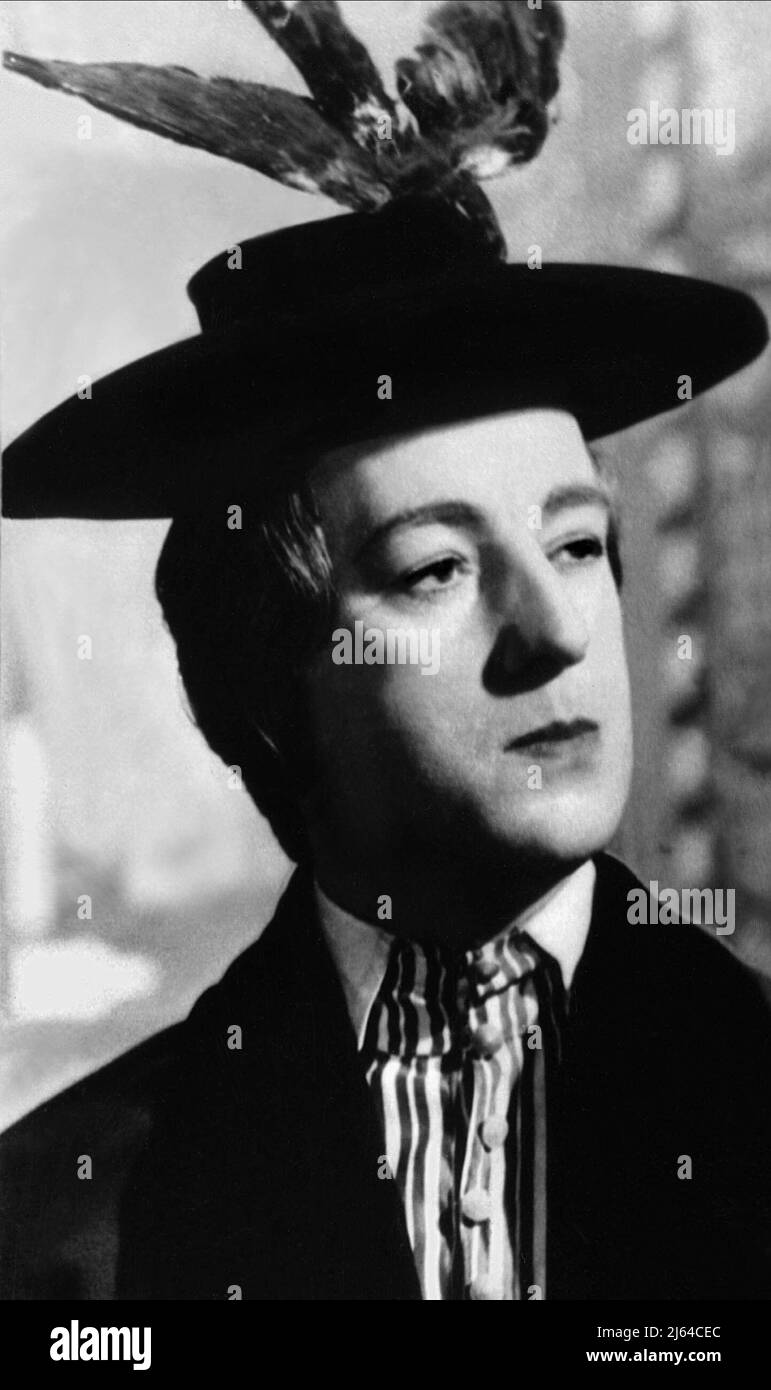 ALEC GUINNESS, KIND HEARTS AND CORONETS, 1949 Stock Photo - Alamy