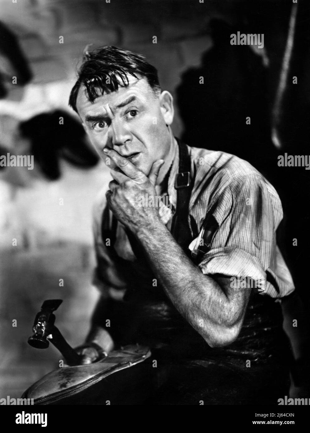 JOHN MILLS, HOBSON'S CHOICE, 1954 Stock Photo - Alamy
