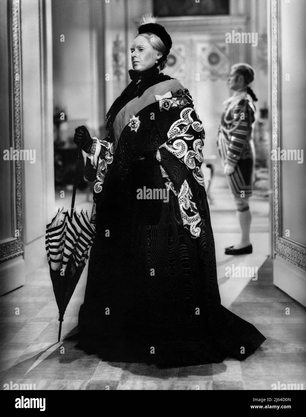 Anna neagle queen victoria herbert Black and White Stock Photos ...