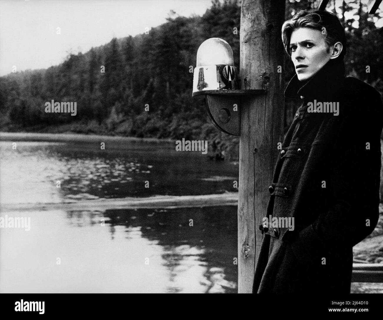 DAVID BOWIE, THE MAN WHO FELL TO EARTH, 1976 Stock Photo - Alamy