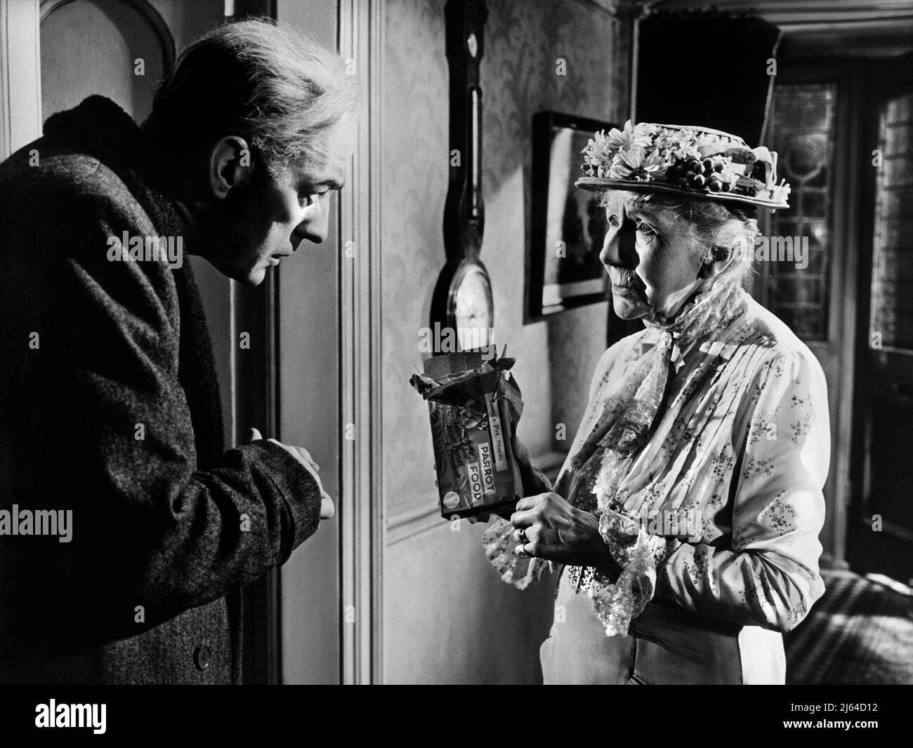 ALEC GUINNESS, KATIE JOHNSON, THE LADYKILLERS, 1955 Stock Photo - Alamy