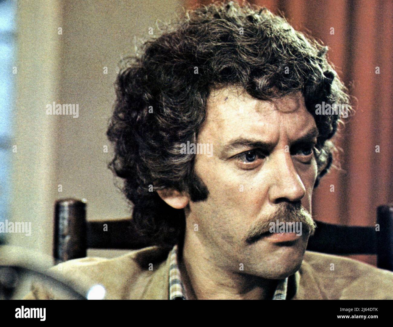 DONALD SUTHERLAND, DON'T LOOK NOW, 1973 Stock Photo - Alamy