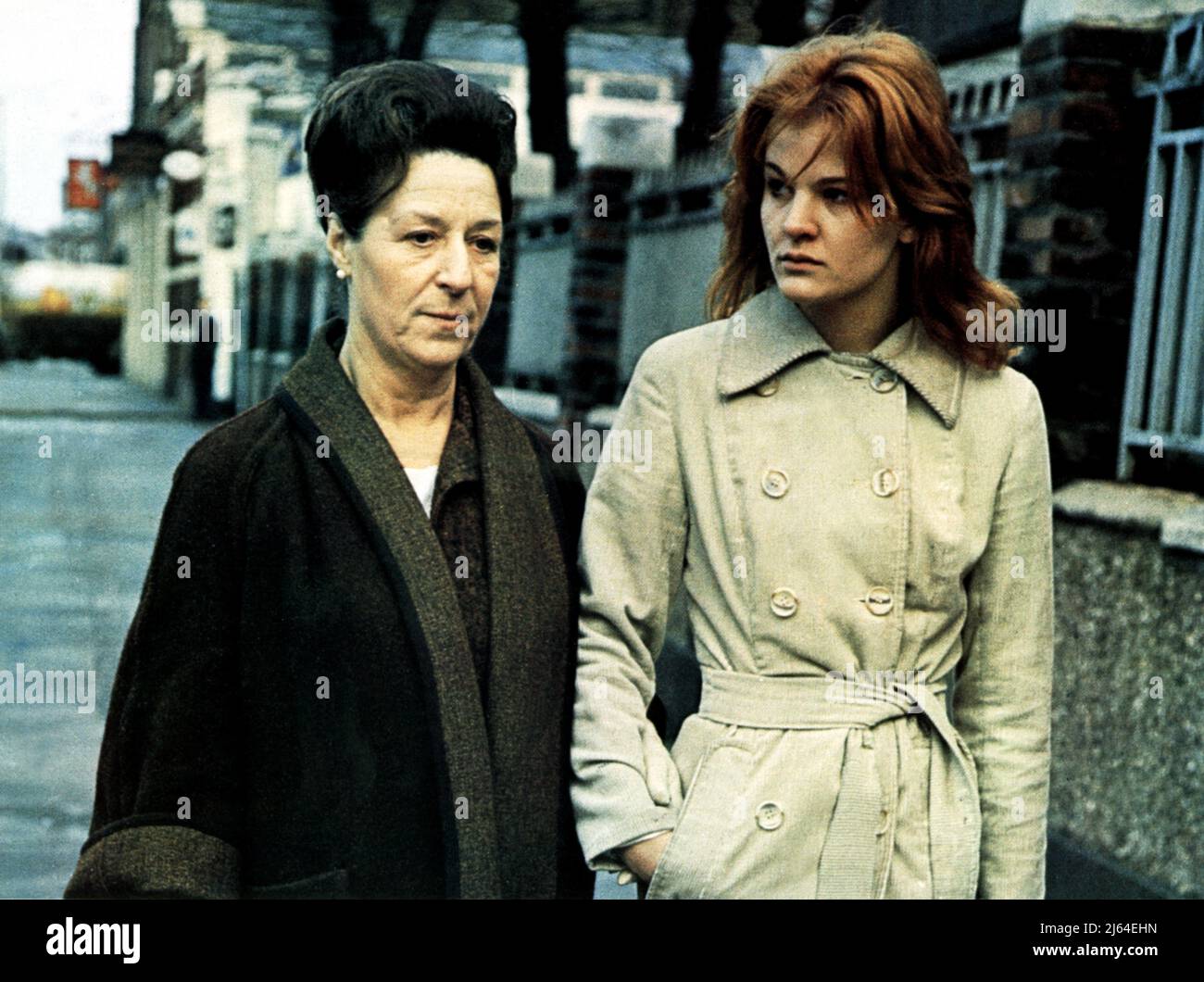 Family life 1971 hi-res stock photography and images - Alamy