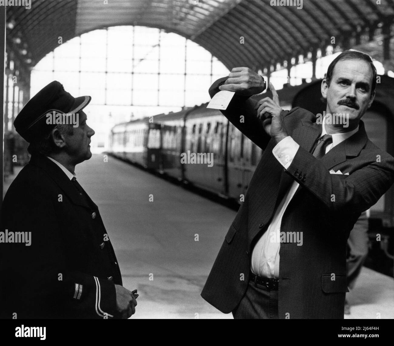 JOHN BARDON, JOHN CLEESE, CLOCKWISE, 1986 Stock Photo - Alamy