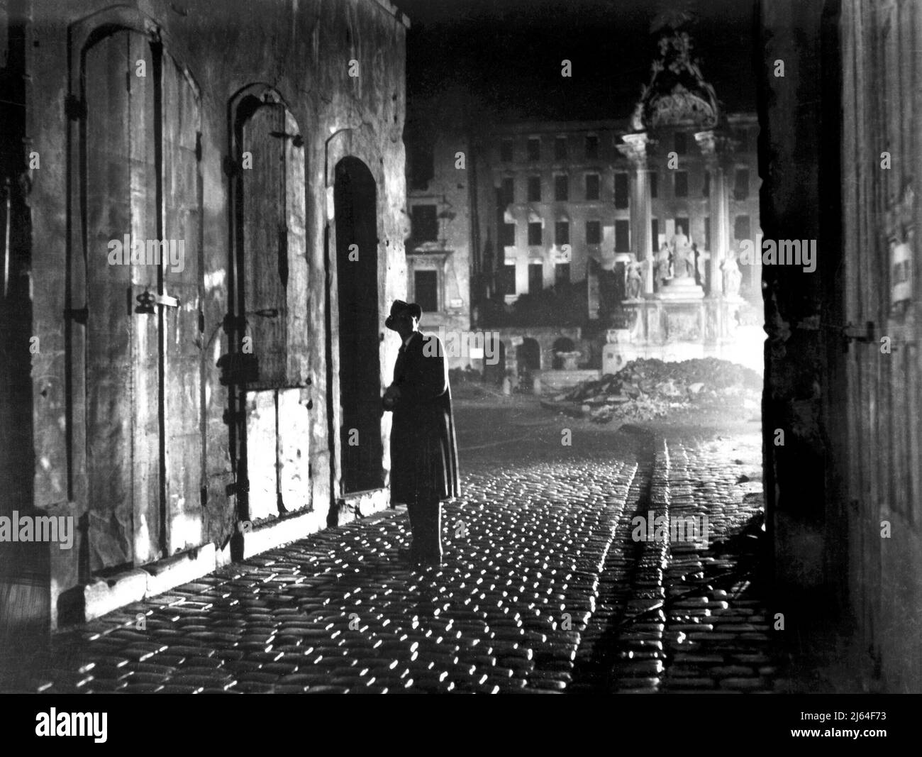 JOSEPH COTTEN, THE THIRD MAN, 1949 Stock Photo - Alamy