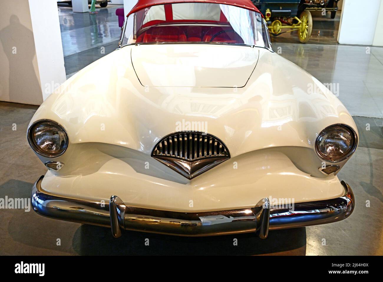 Spain Andalucia Malaga 1954 Kaiser Darrin Model 161 fibreglass model ...