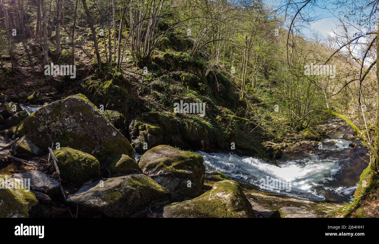 Cascade du creux saillant hi-res stock photography and images - Alamy