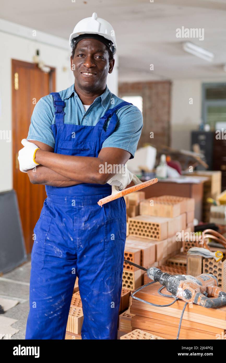 African american repairman hi-res stock photography and images - Alamy