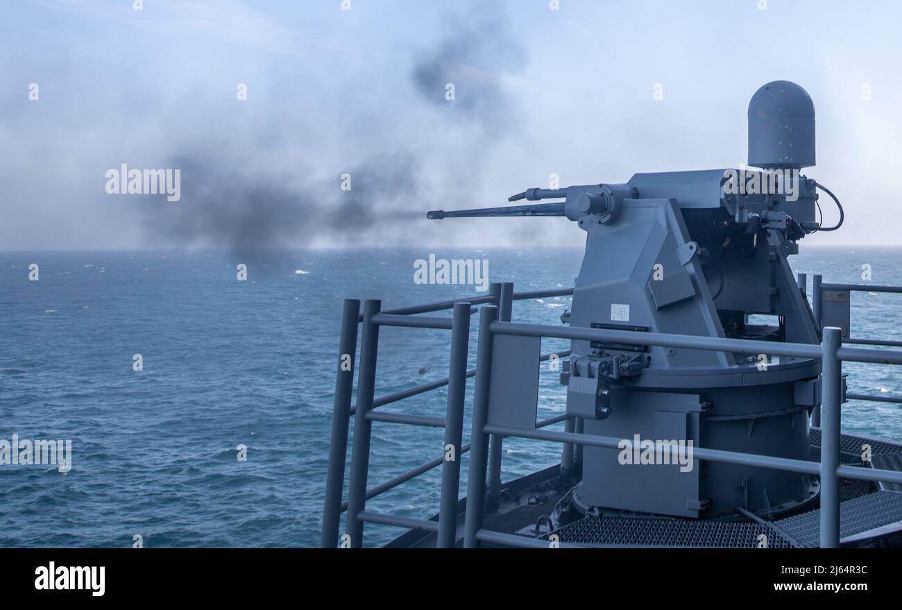 220426-N-TF178-1042 PACIFIC OCEAN (Apr. 26, 2022) – A MK 38 – 25 mm ...