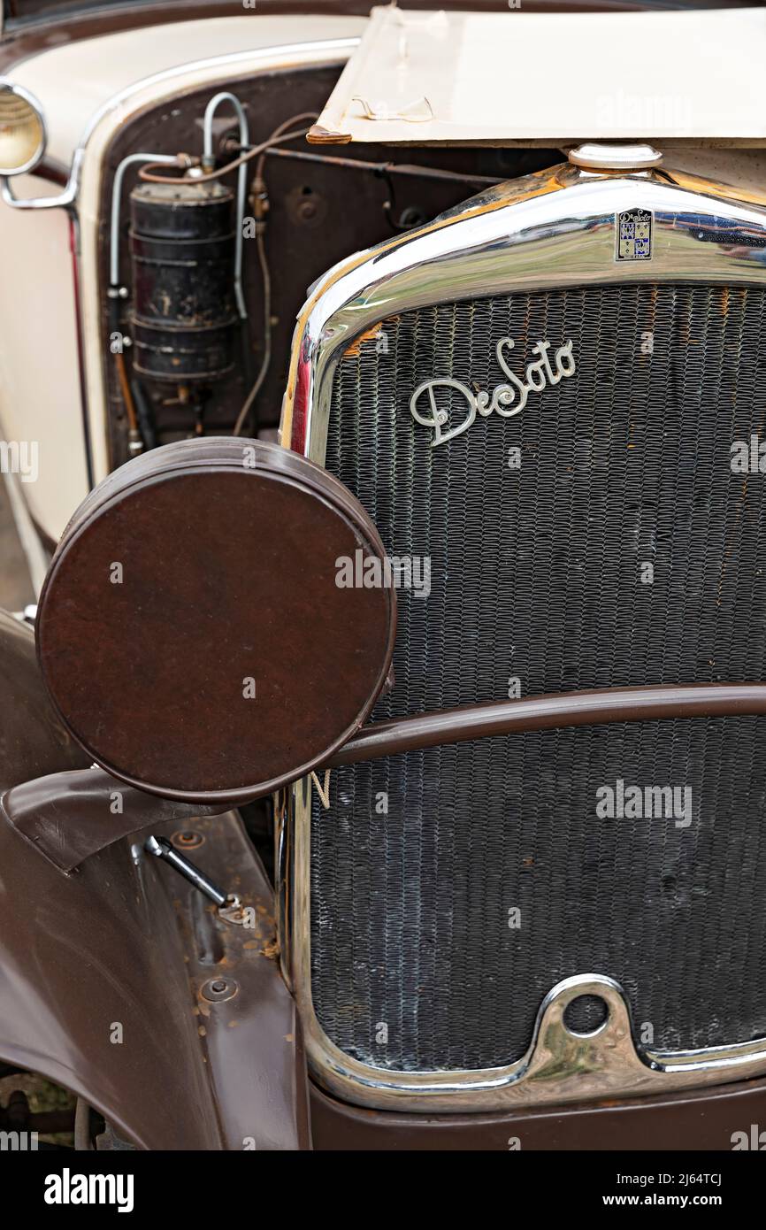 Cars Australia / Old 1929 Desoto 6 Model k in the 1850`s gold mining ...
