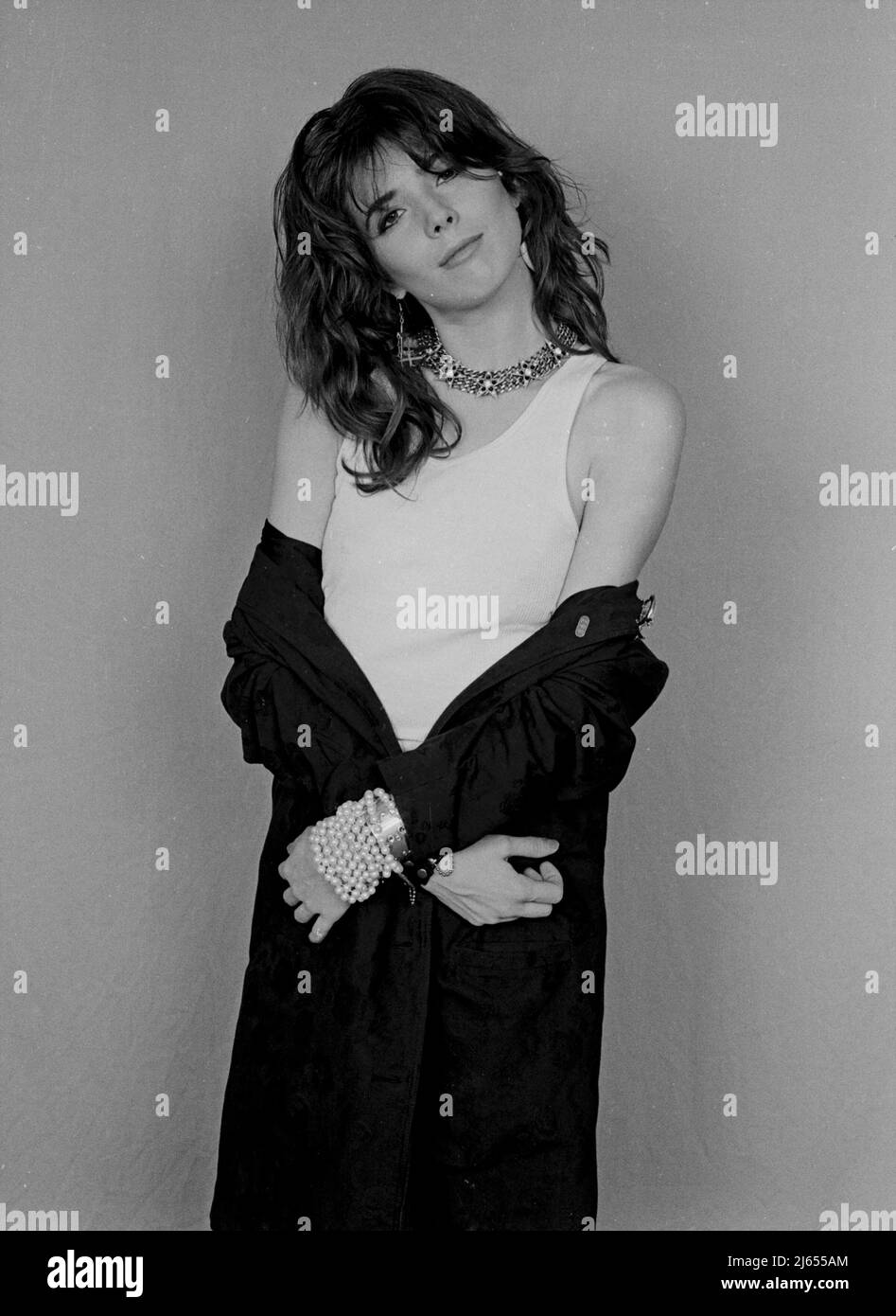 Fiona poses for portraits backstage at Solid Gold in 1984 Credit: Ron ...