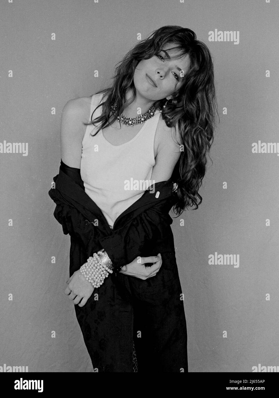 Fiona poses for portraits backstage at Solid Gold in 1984 Credit: Ron ...