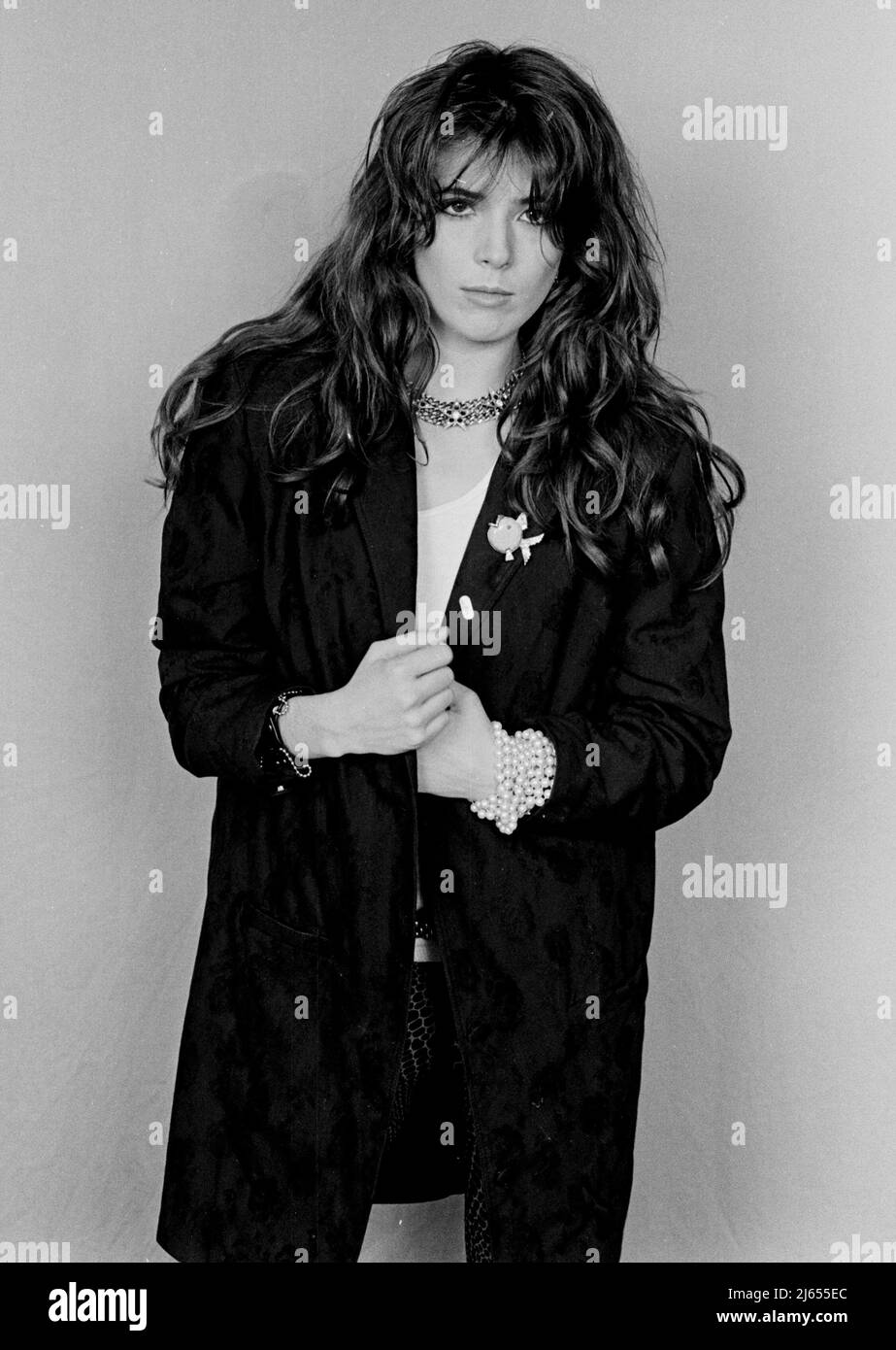 Fiona poses for portraits backstage at Solid Gold in 1984 Credit: Ron ...