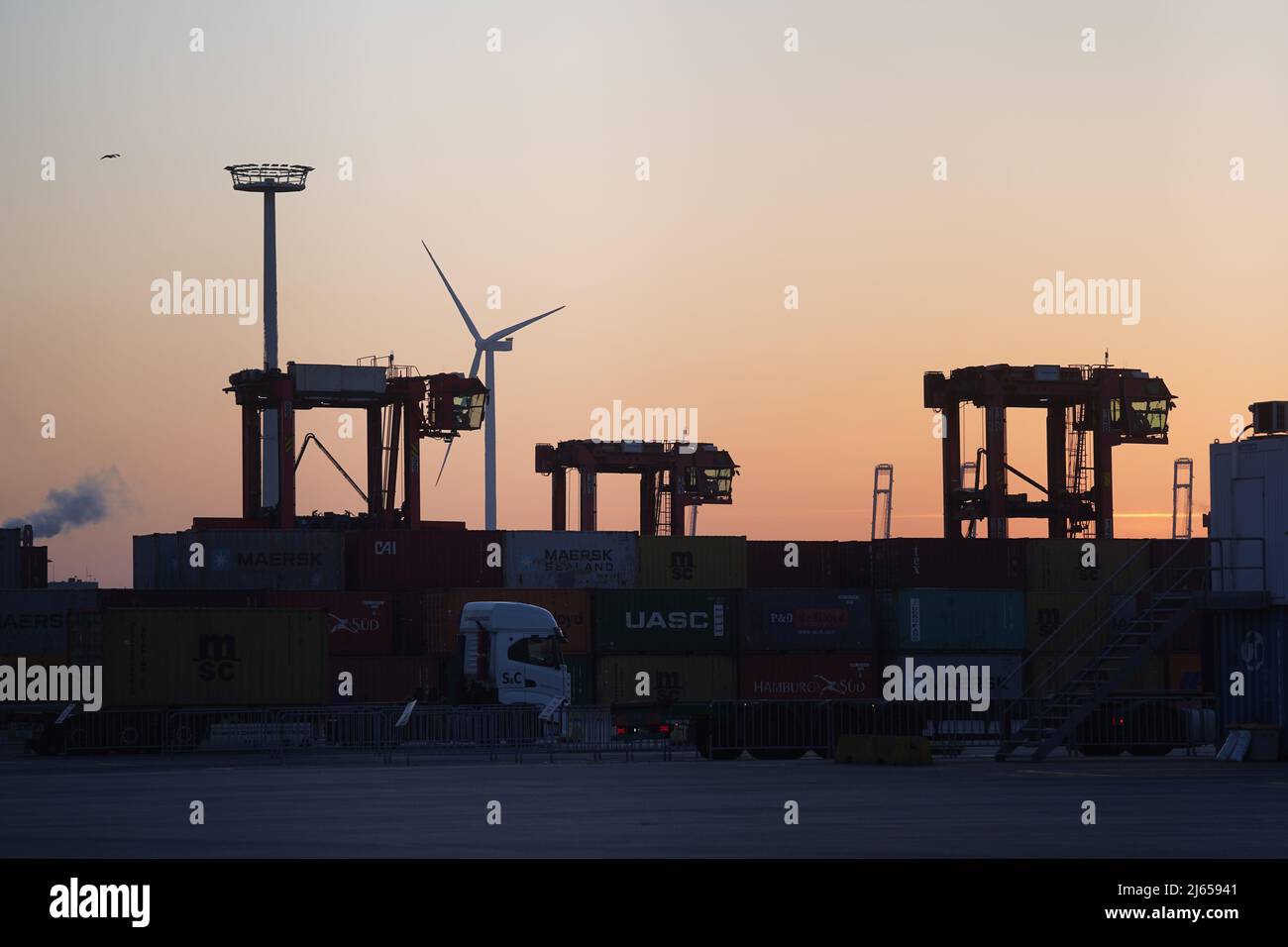 Hamburg, Germany. 28th Apr, 2022. Container carriers transport ...