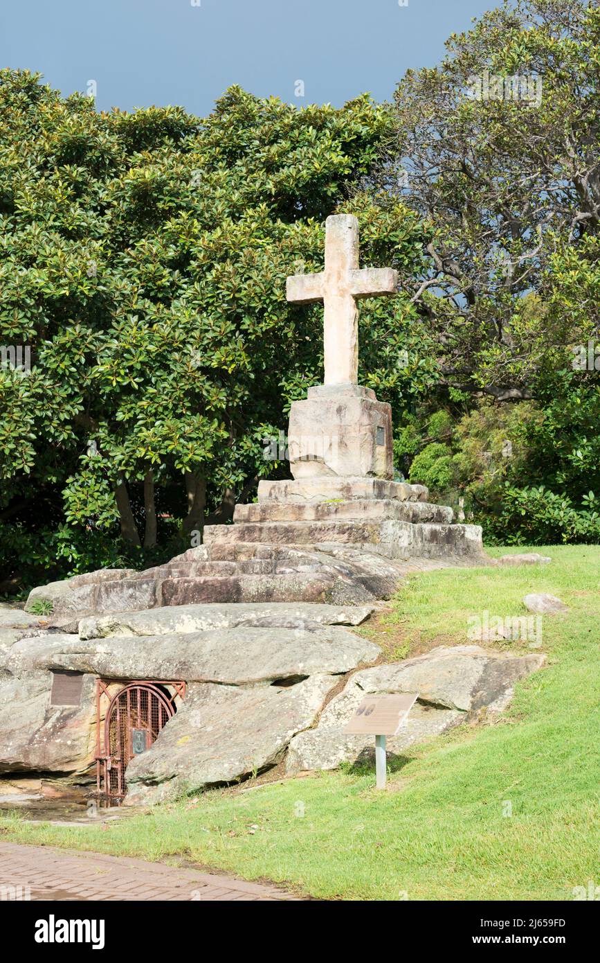Australian burial vault and cross hi-res stock photography and images ...