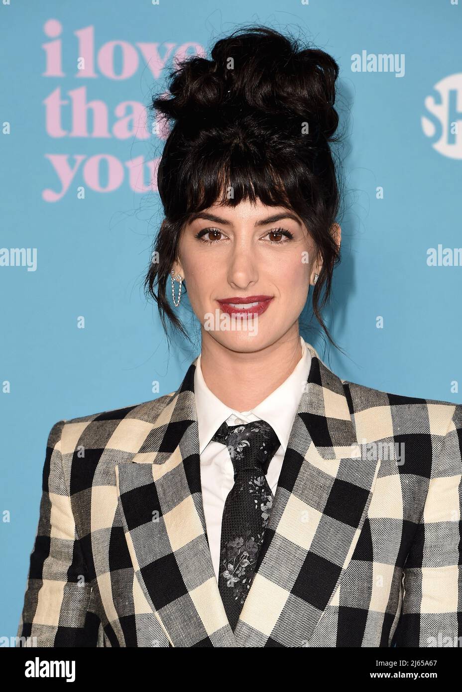 Ayden Mayeri walking on the red carpet at the premiere of Showtime's "I ...