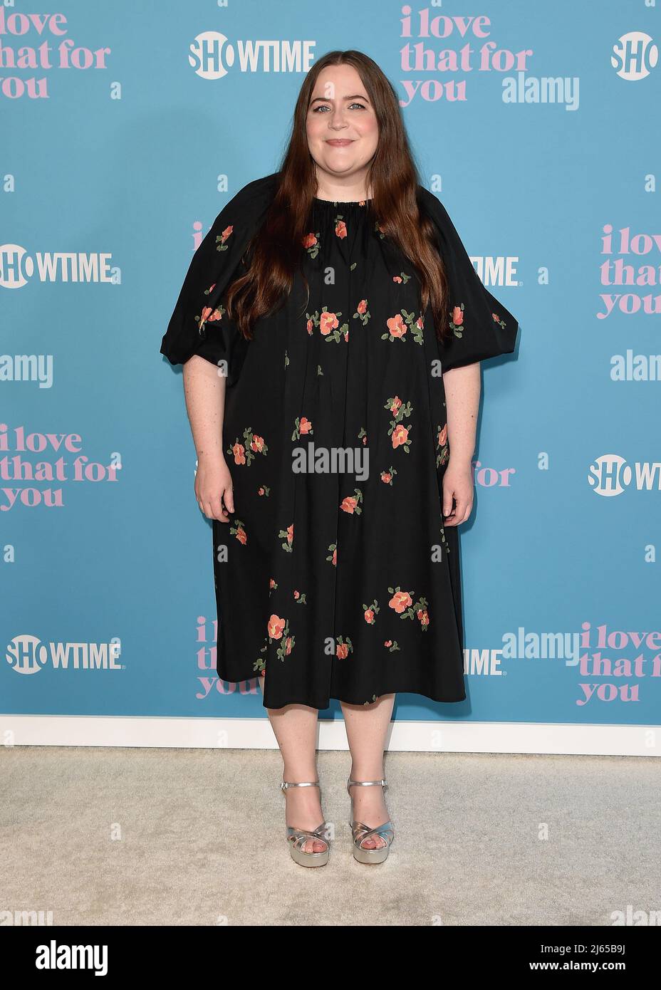 Los Angeles, USA. 27th Apr, 2022. Aidy Bryant walking on the red carpet ...