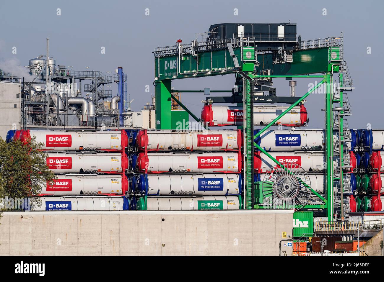 Ludwigshafen, Germany. 28th Apr, 2022. Containers labeled "BASF" are ...