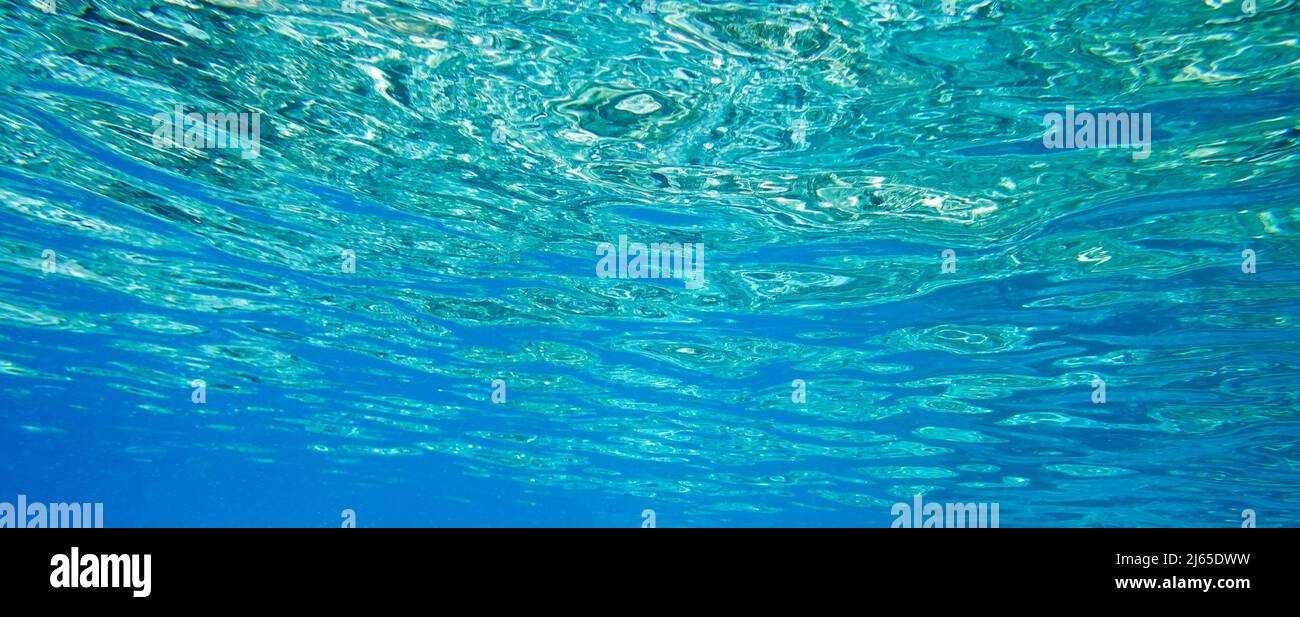 Underwater view breaking wave hi-res stock photography and images - Alamy