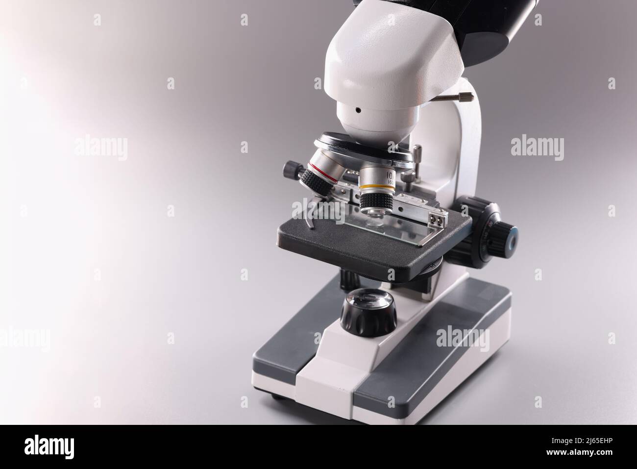 Grey microscope hi-res stock photography and images - Alamy