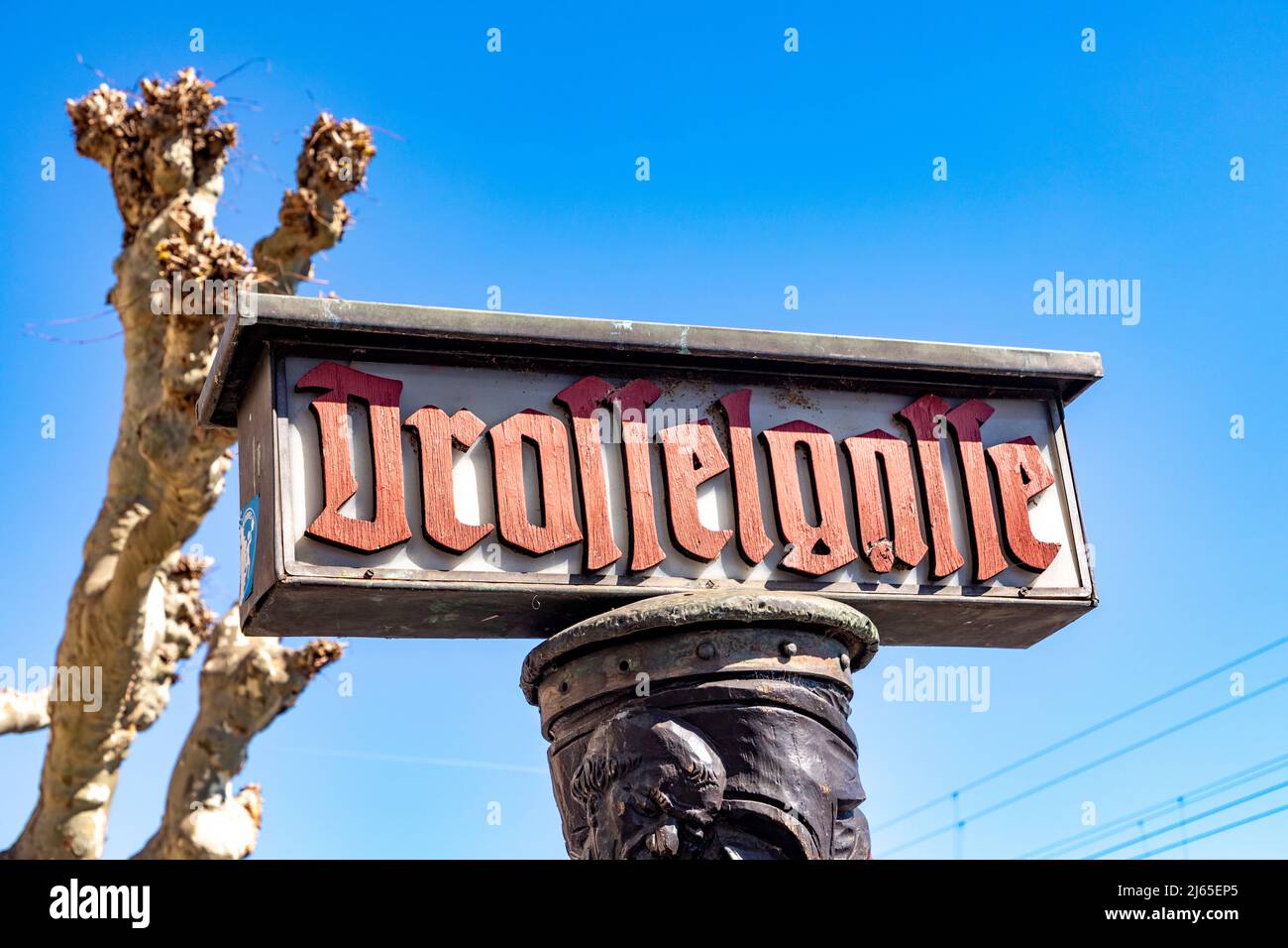 sign Drosselgasse in Ruedesheim, Germany. This narrow street is the ...