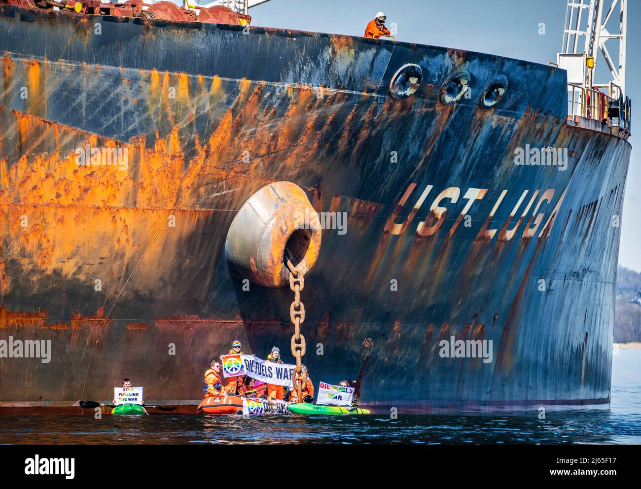 Aasgaardstrand 20220425.Greenpeace is taking action against the ship ...