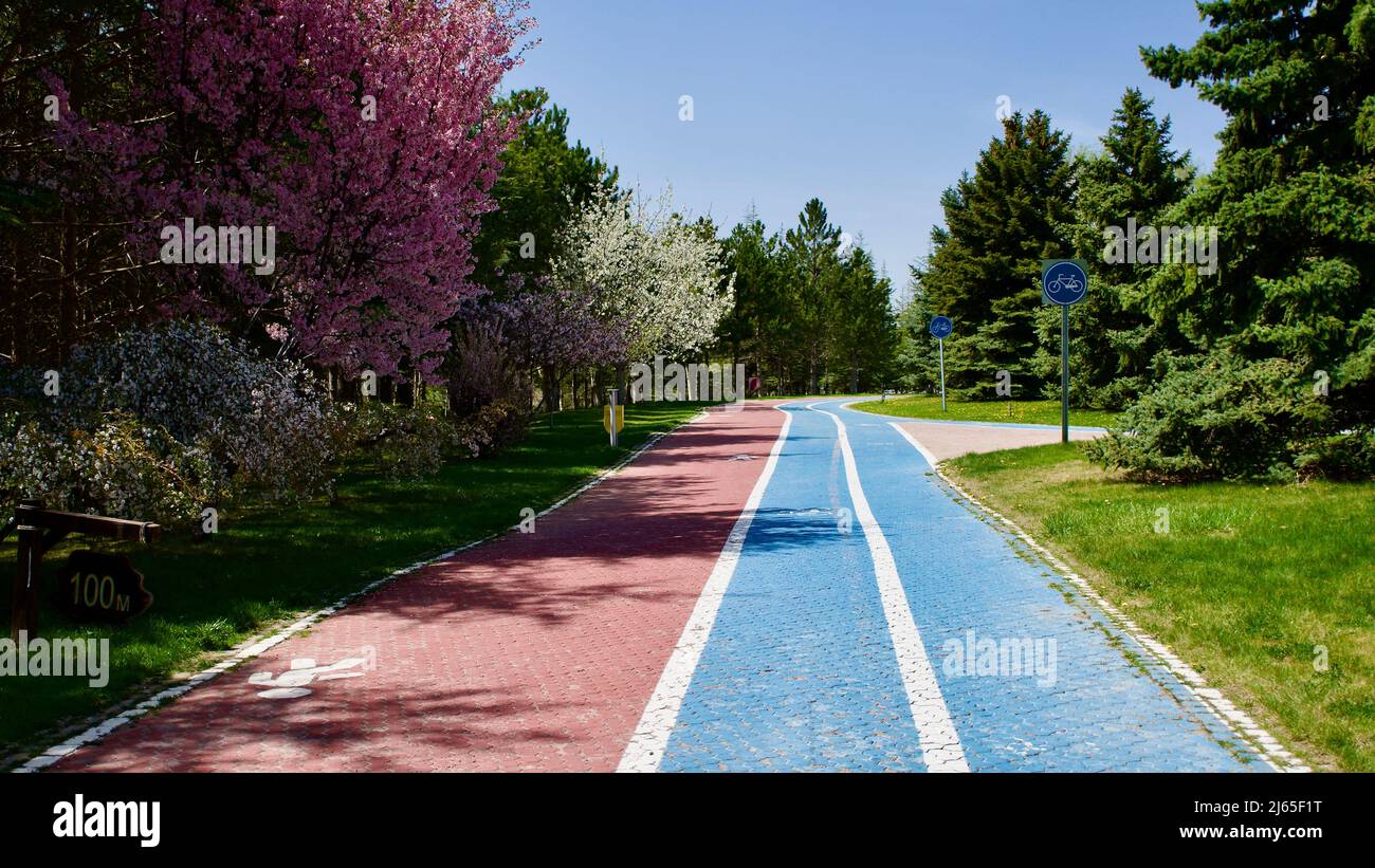Walking and cycling paths hi-res stock photography and images - Alamy