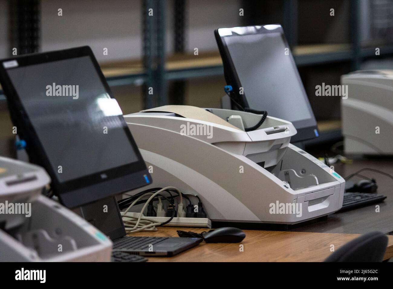 Ballot tabulator hi-res stock photography and images - Alamy