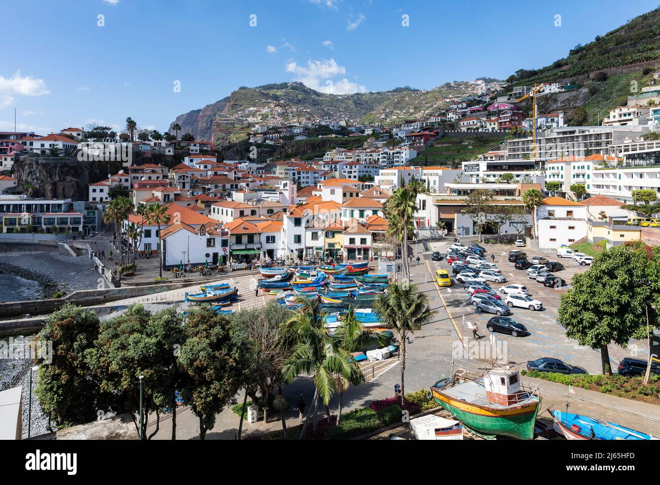 Panoramic view of traditional fishing village Camara de Lobos, Madeira ...