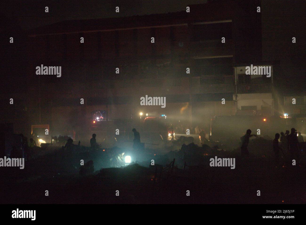 Firefighting cooling phase hi-res stock photography and images - Alamy