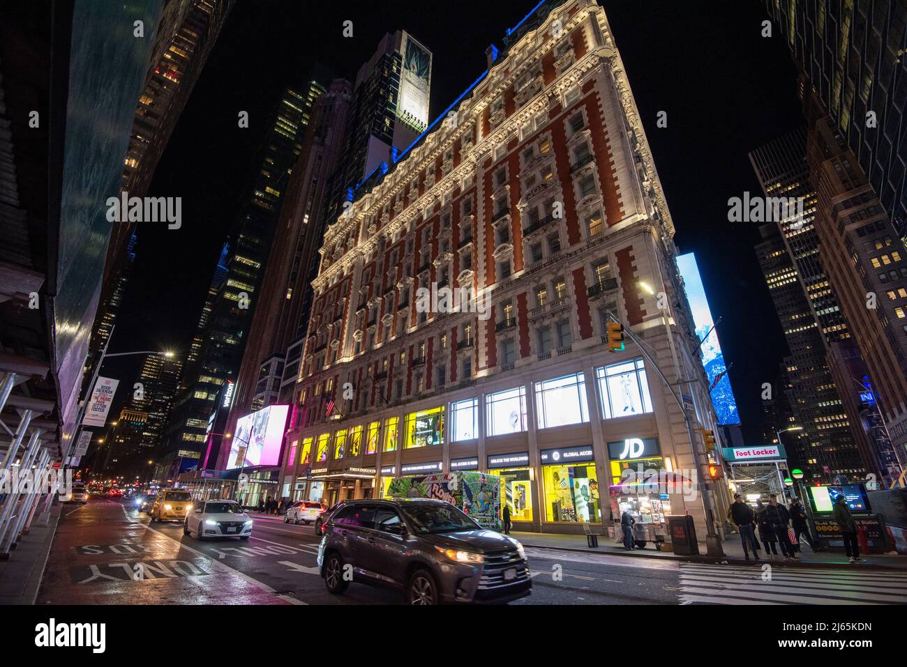 Night time on 42nd St, Midtown Manhattan New York USA Stock Photo - Alamy