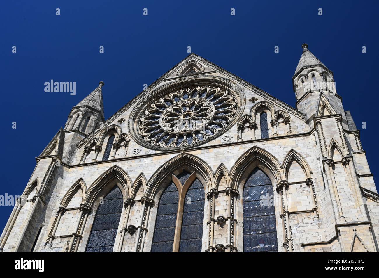 English 15th century window hi-res stock photography and images - Alamy