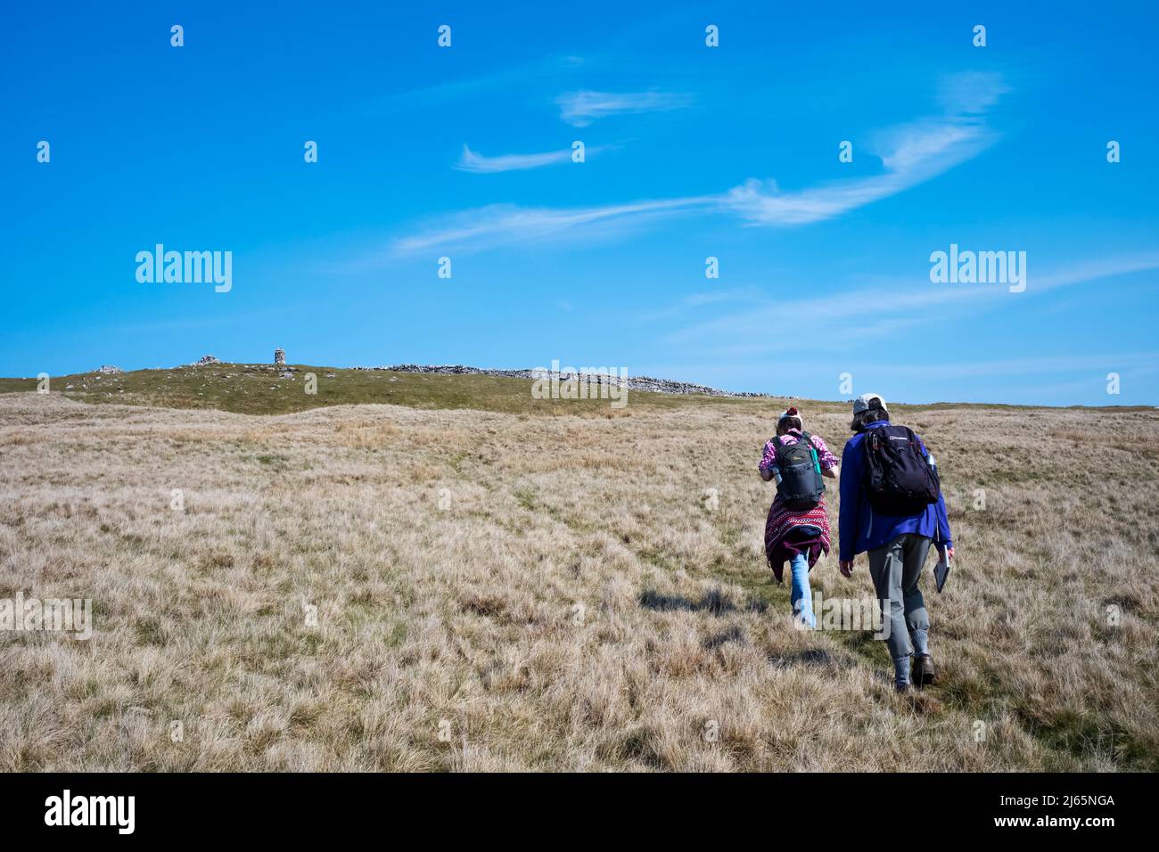 Walkers approaching Jack's cairn on Ash Fell Edge, Ravenstonedale ...