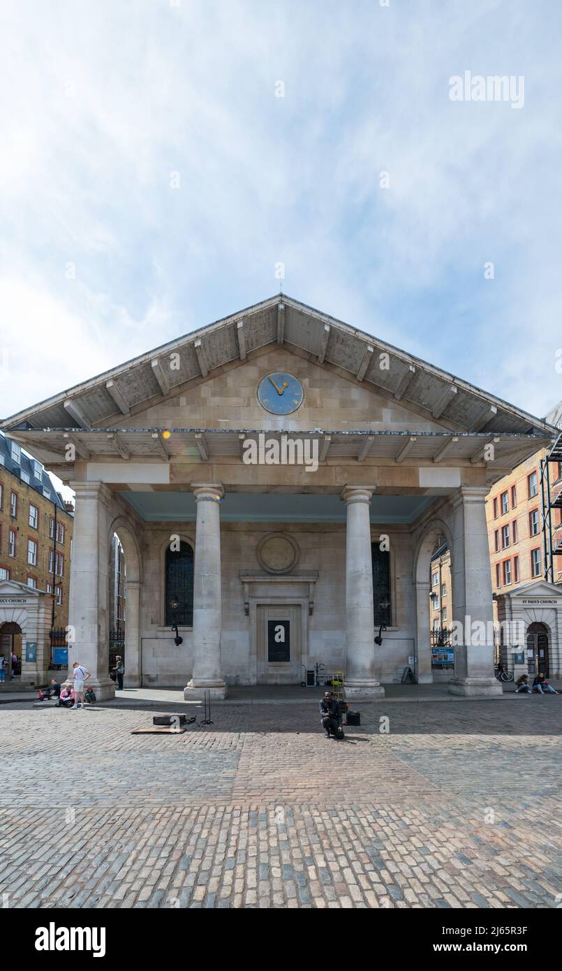 The portico facade of St Paul's Church in Covent Garden. London ...
