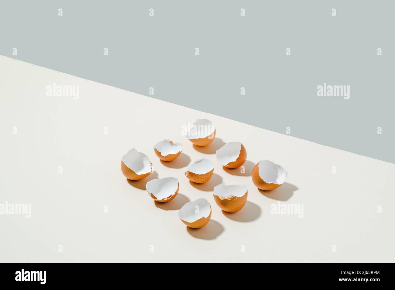 Empty shells hi-res stock photography and images - Alamy
