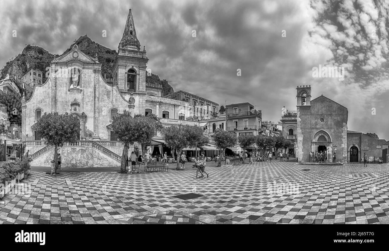 TAORMINA, ITALY - AUGUST 11, 2021: The scenic Piazza IX Aprile, main ...