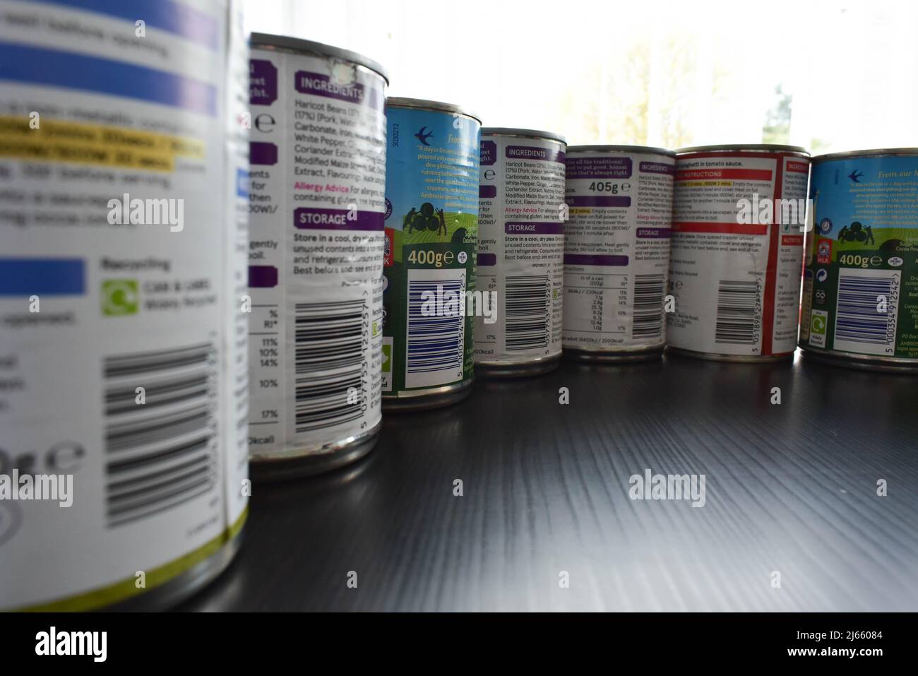 Donated canned food bank hi-res stock photography and images - Alamy
