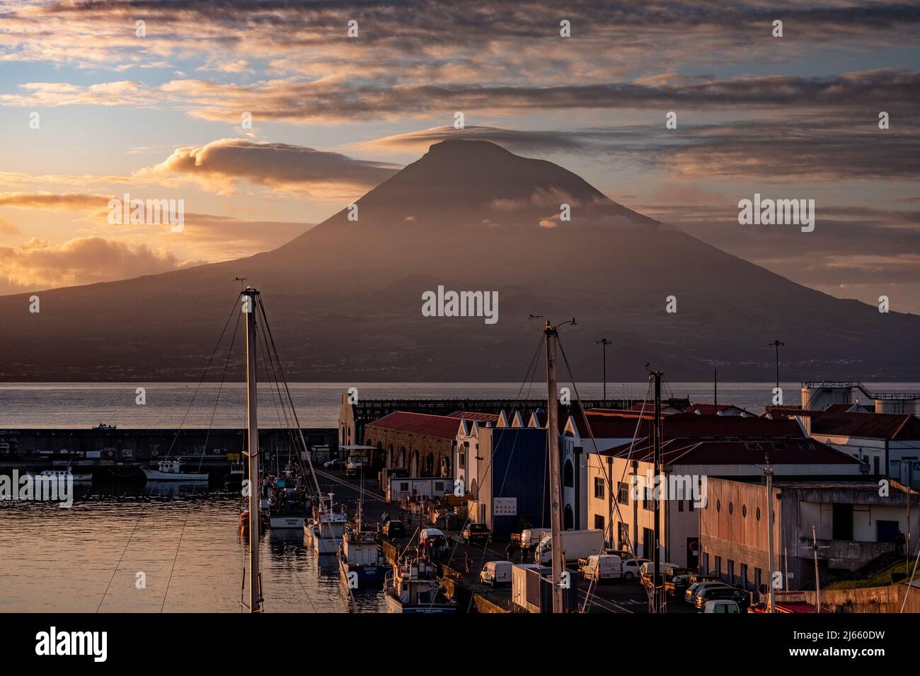 Azoren pico vulkan hi-res stock photography and images - Alamy