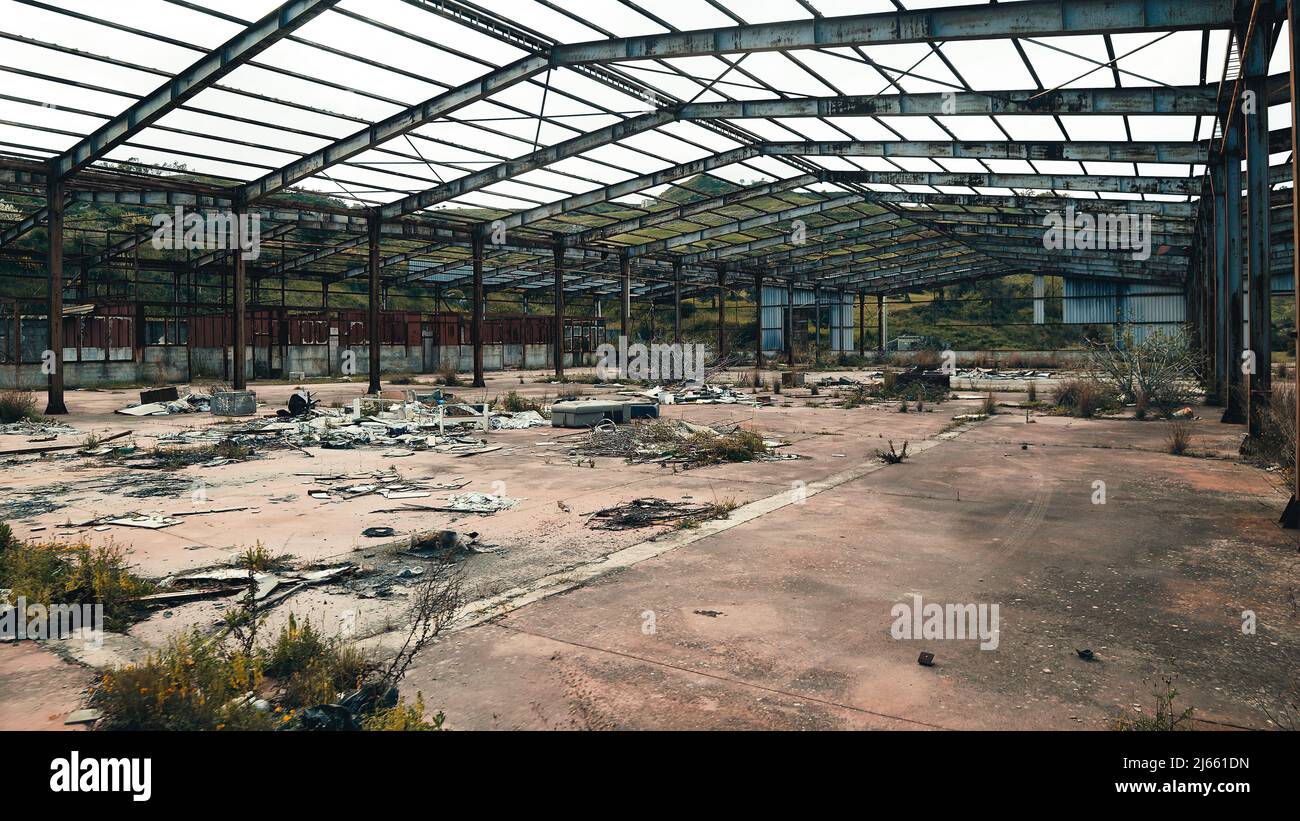 Destroyed and abandoned area after a bomb exploded Stock Photo - Alamy