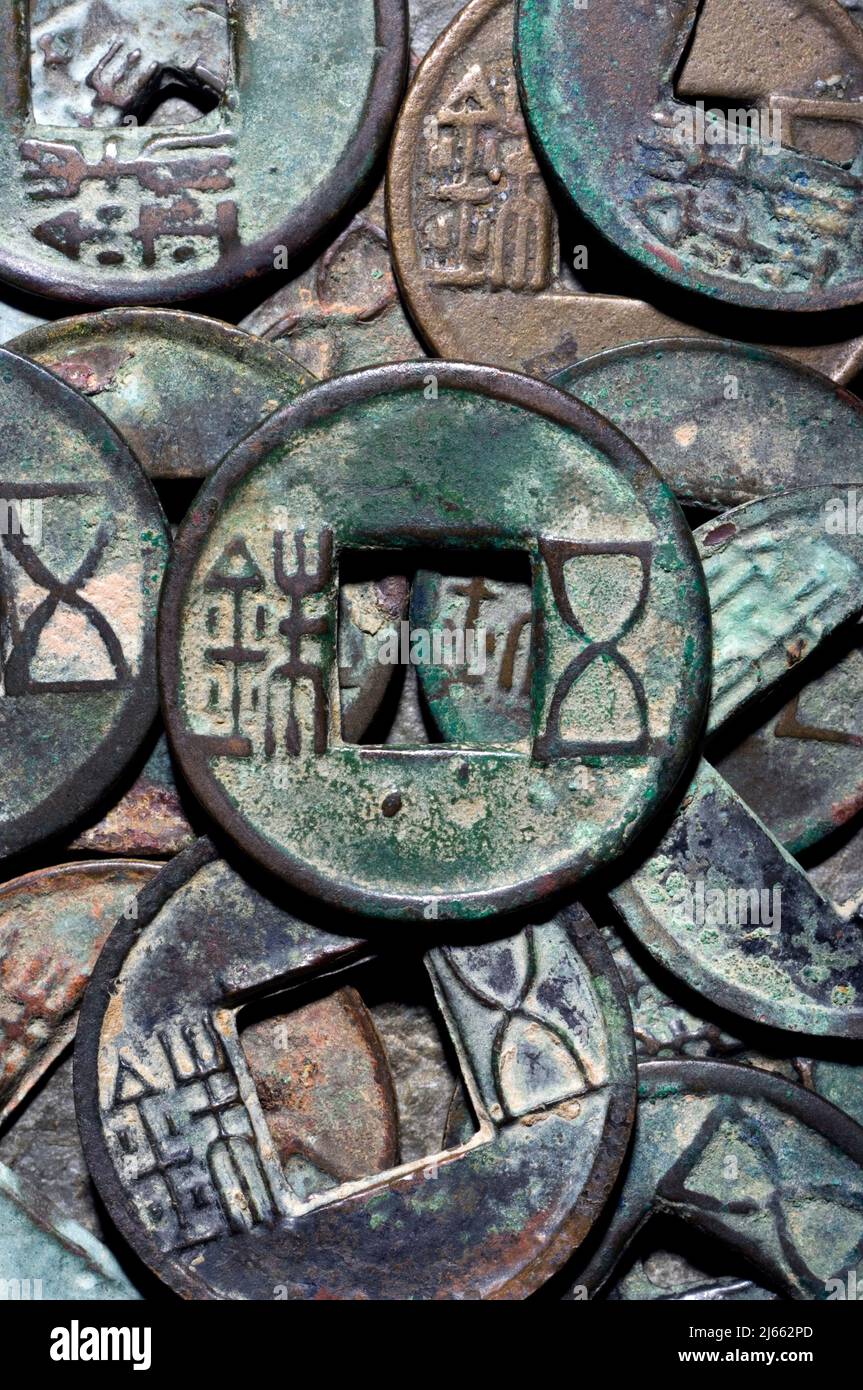 Han Dynasty Wu Zhu Coins Stock Photo - Alamy