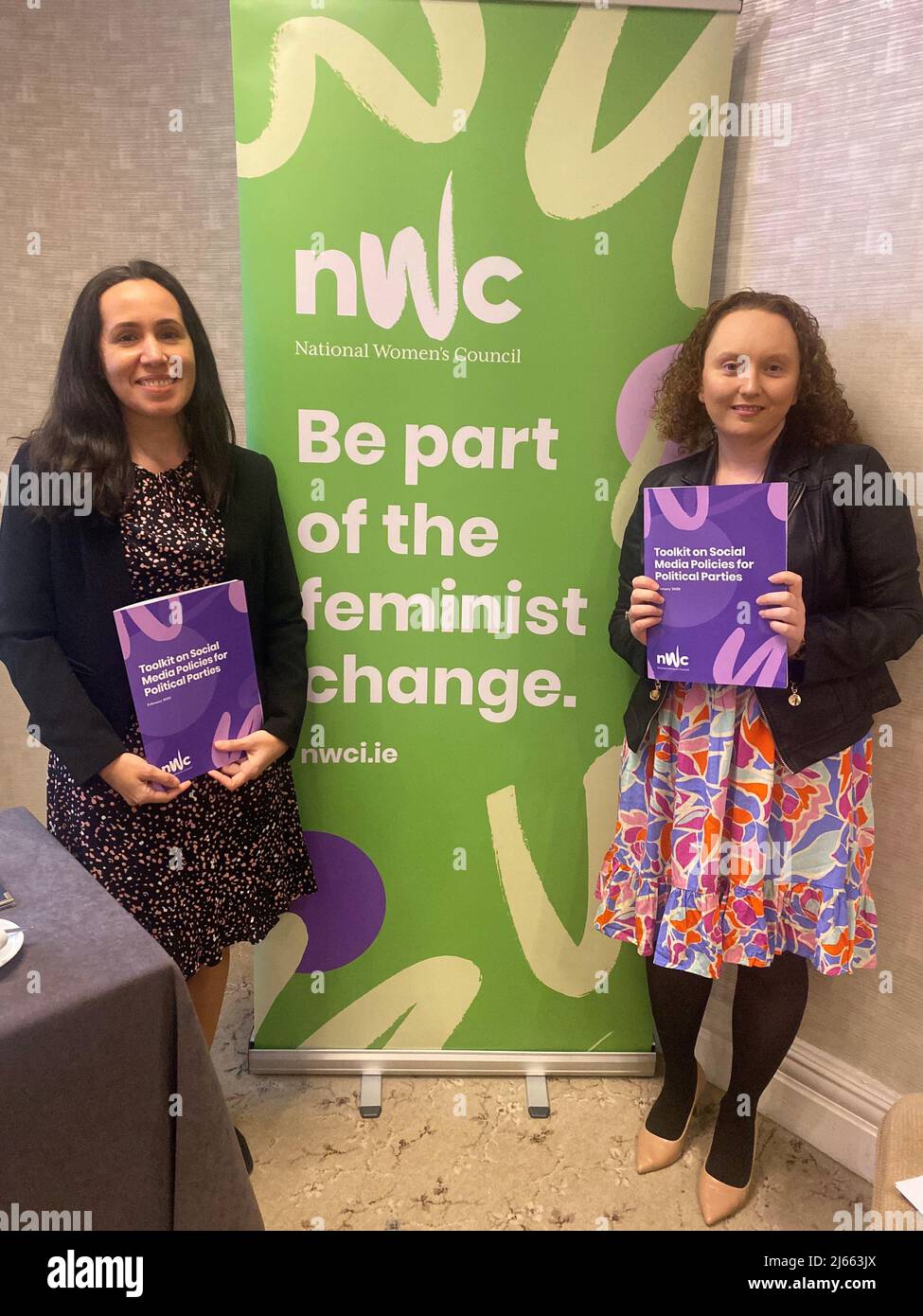 Media lima hi-res stock photography and images - Alamy