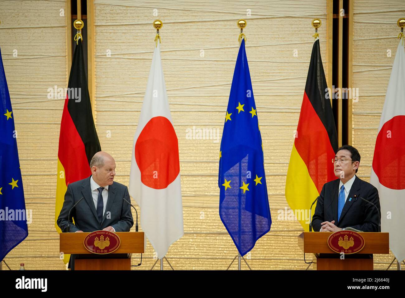 Tokio, Japan. 28th Apr, 2022. German Chancellor Olaf Scholz (SPD) and ...