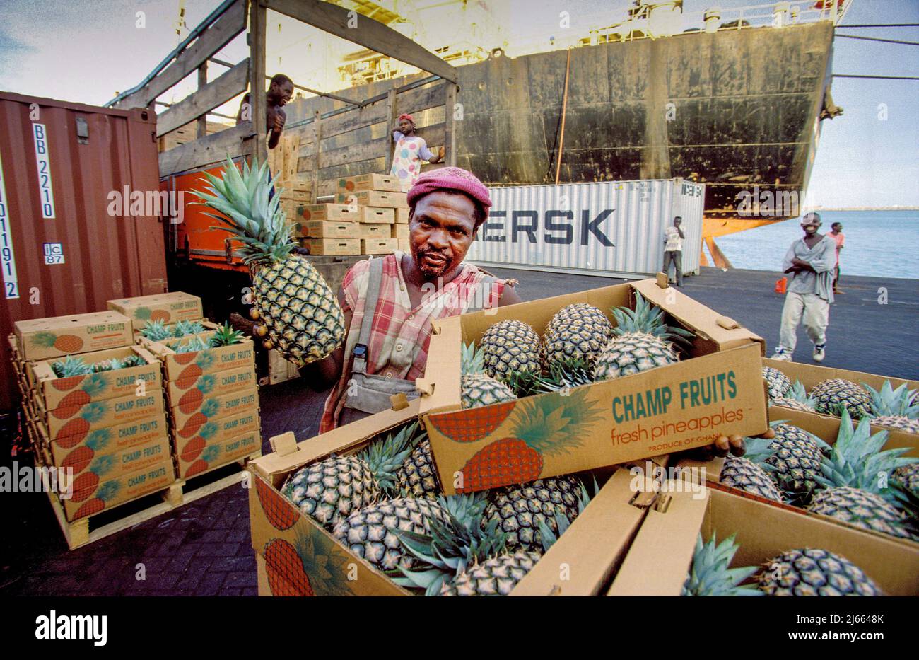 Ghana shipping hi-res stock photography and images - Alamy