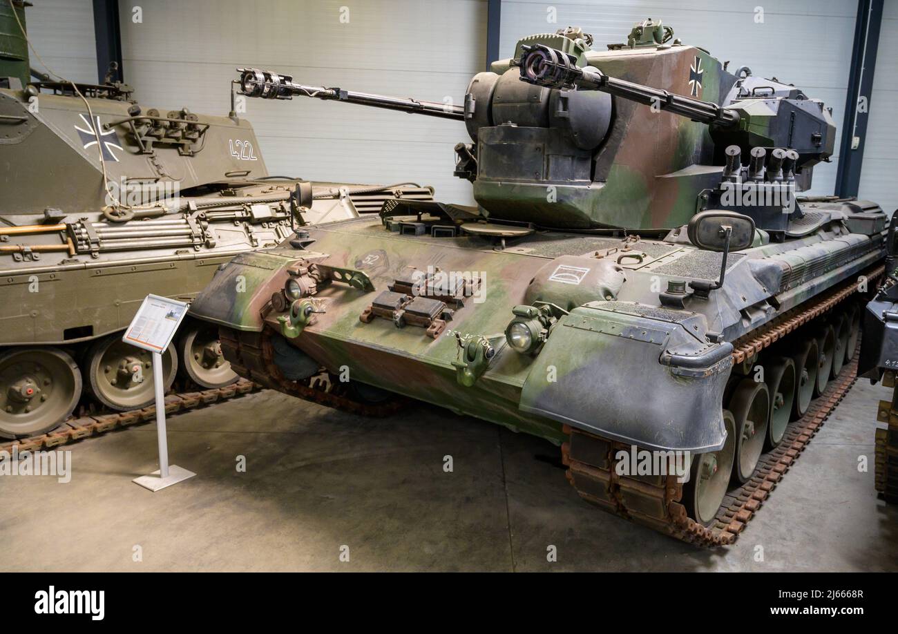 Munster, Germany. 28th Apr, 2022. A German Army Gepard anti-aircraft ...