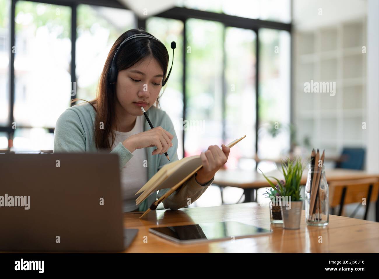 Lesson school teacher taking notes hi-res stock photography and images ...